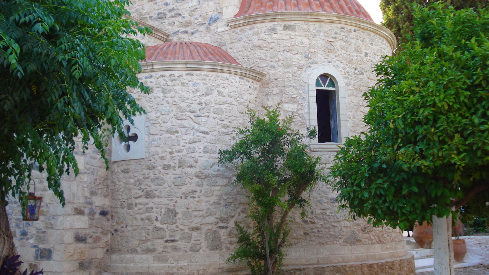 ΚΡΗΤΙΚΑ ΦΥΣΙΚΑ ΠΕΤΡΩΜΑΤΑ: ΙΕΡΑ ΜΟΝΗ ΑΓΚΑΡΑΘΟΥ