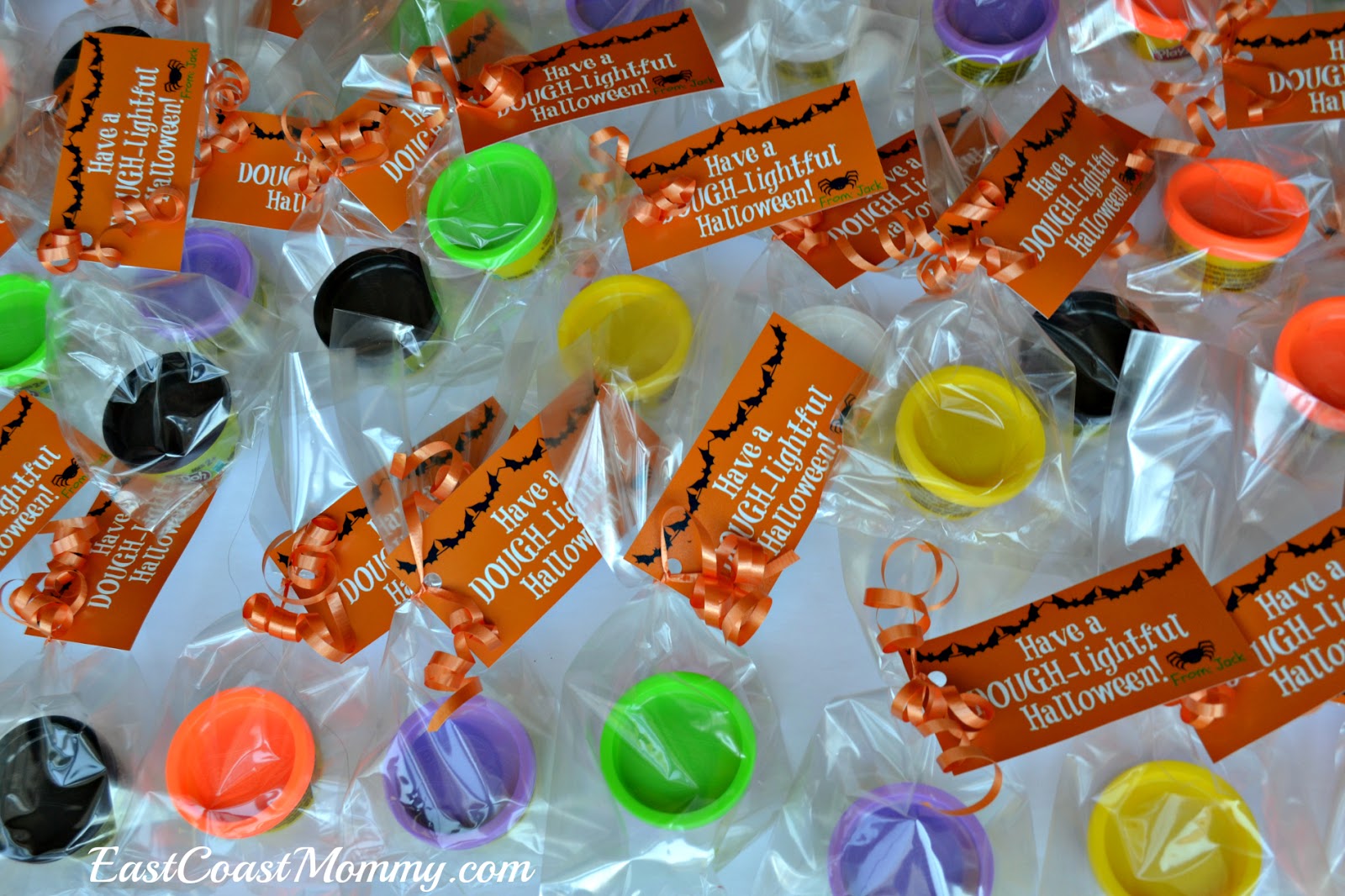 East Coast Mommy: Halloween Class Treat (Playdough)... with free ...