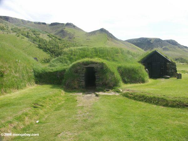 yapı güncesi: İzlanda'nın Geleneksel Mimarisi: Torf Evler