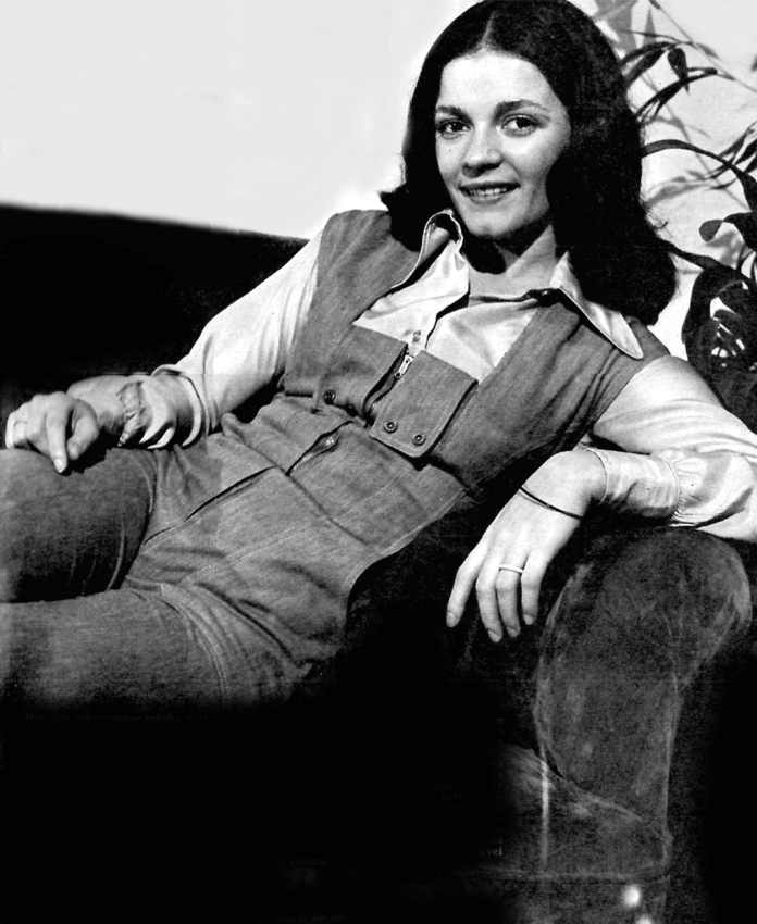 Astros em Revista: BETE MENDES A ESTRELA REVOLUCIONÁRIA