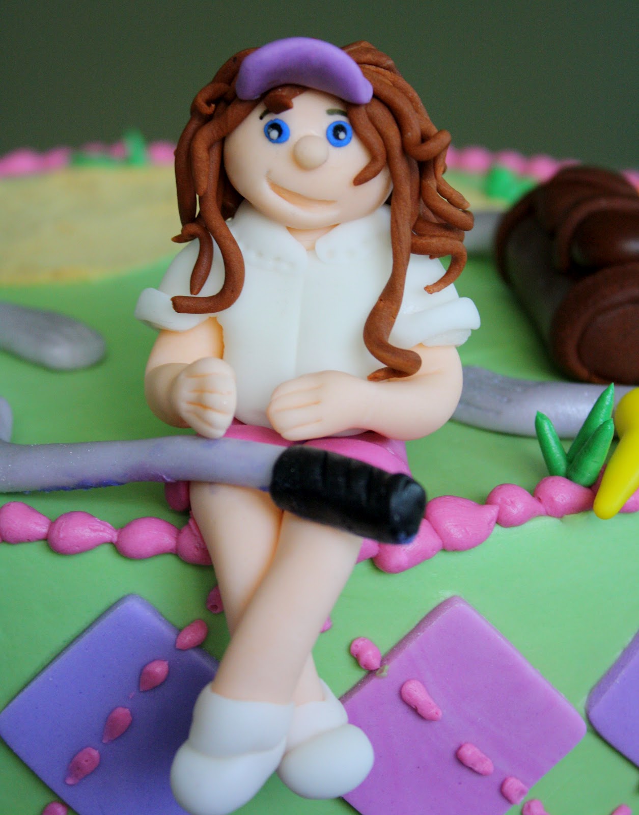Claudine: Girls Golf Cake
