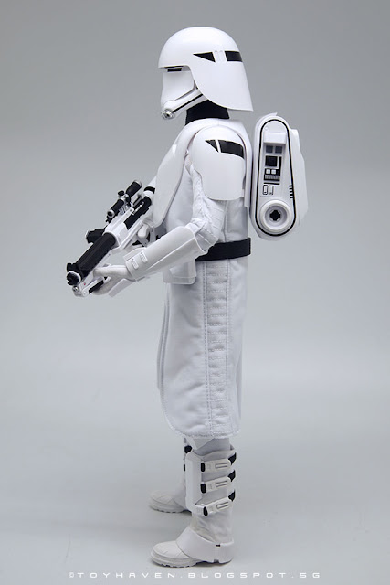 toyhaven: Review 1: Hot Toys Star Wars TFA 1/6th scale First Order ...