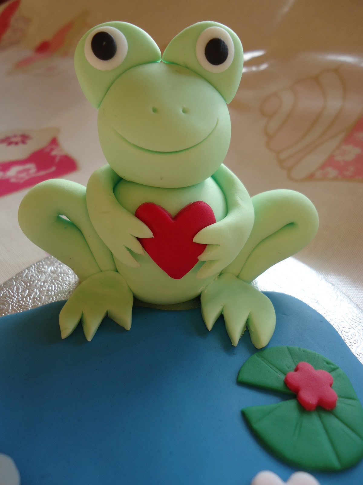 Fondant Cakes & Cupcakes: My Frog Prince