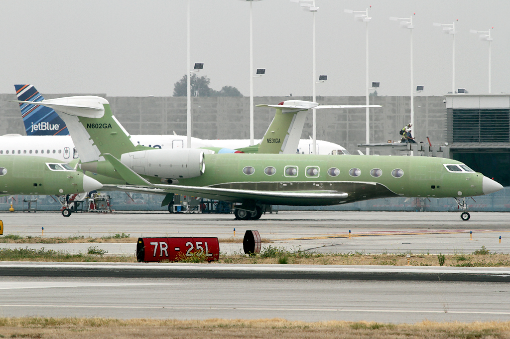 Aero Pacific Flightlines: Three "Green" Gulfstreams at Long Beach