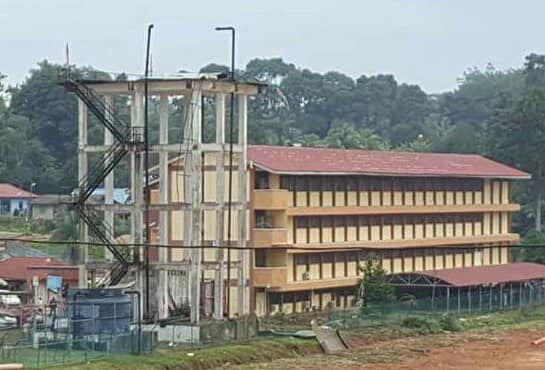 Tangki Air Pecah Di SM Agama Chenor, Tiga Kenderaan Rosak - MALAYSIA ON ...