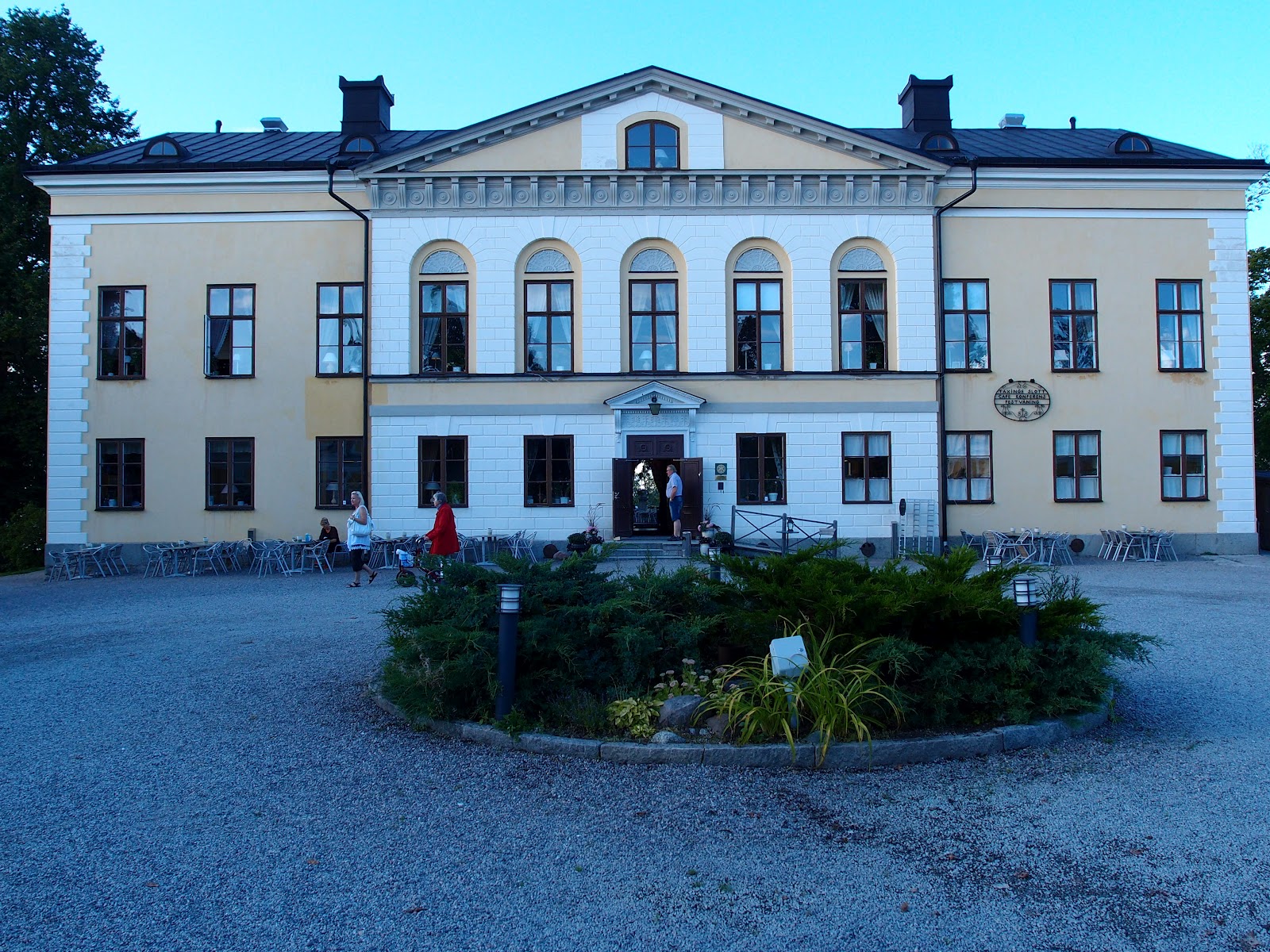House of Tessa: Taxinge Slott
