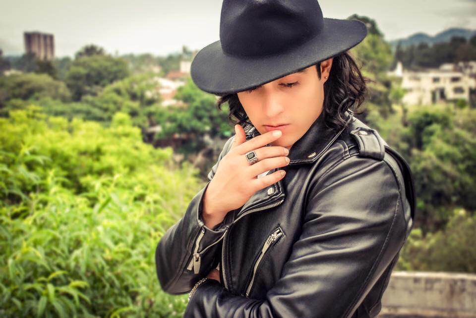 El guatemalteco Luis Rizzo presenta su nuevo sencillo "Quisiera Saber ...