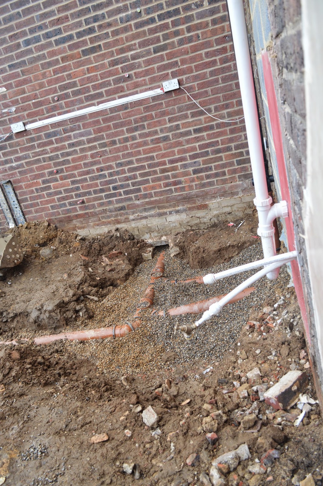 A Single Storey Rear Extension Building Project: Drainage continues and ...