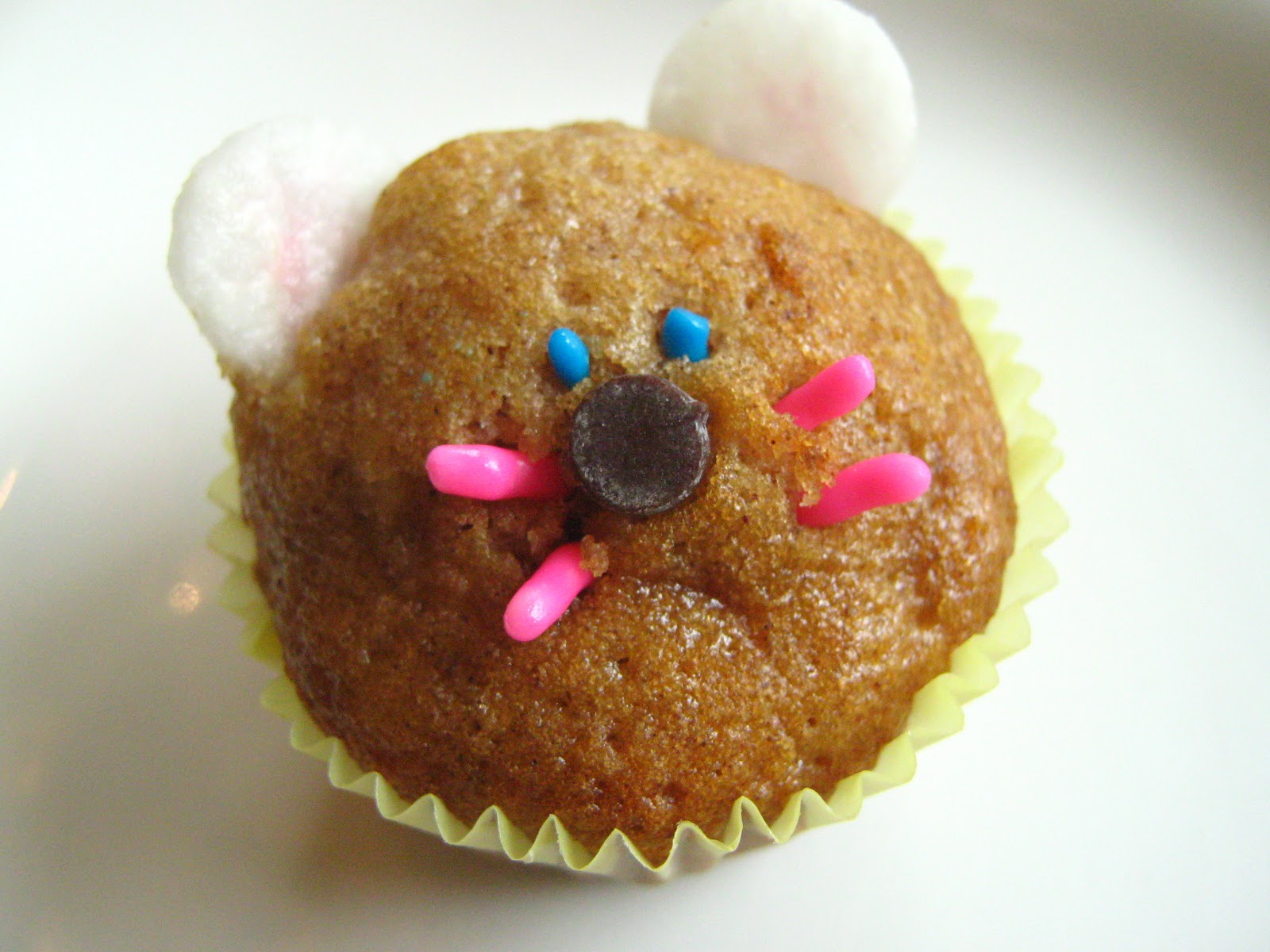 Rindy Mae: Animal Muffins: A Kid Snack