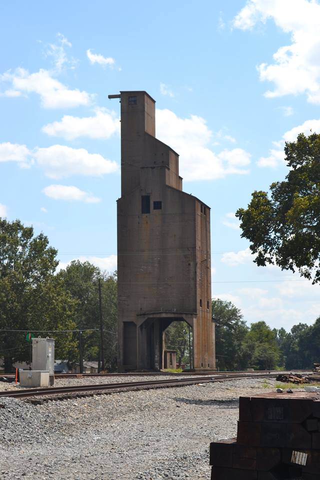 Towns and Nature: Lambert, MS: ?/IC/Y&MV Coaling Tower