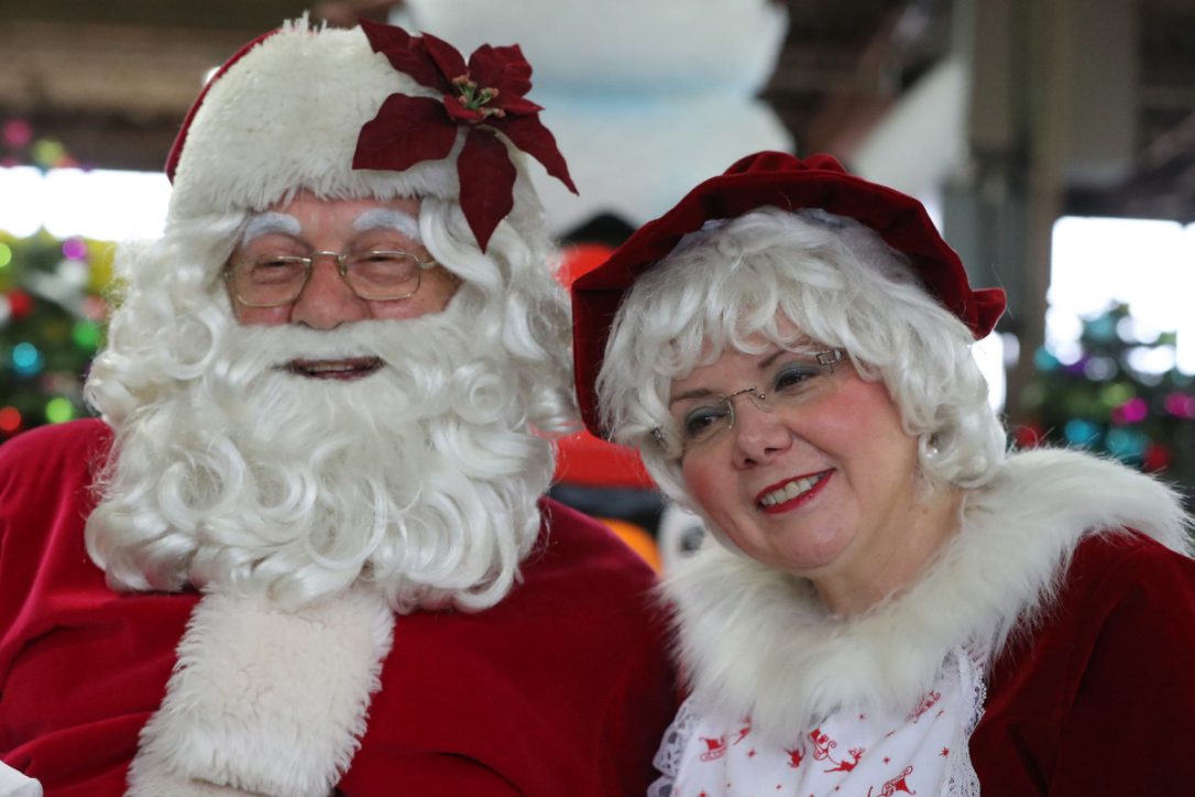 MR AND MRS SANTA CLAUS photos-wallpapers | the fun bank