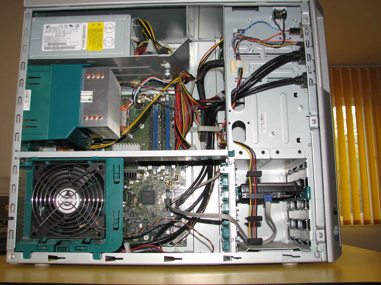 Fujitsu Siemens Celsius M450 - графична станция от най-висок клас ...