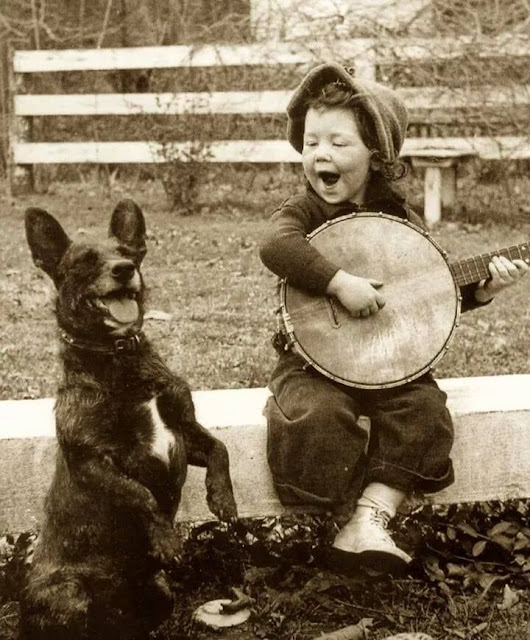 15 Funny Old Pictures of Cute Kids With Their Lovely Pets ~ Vintage ...