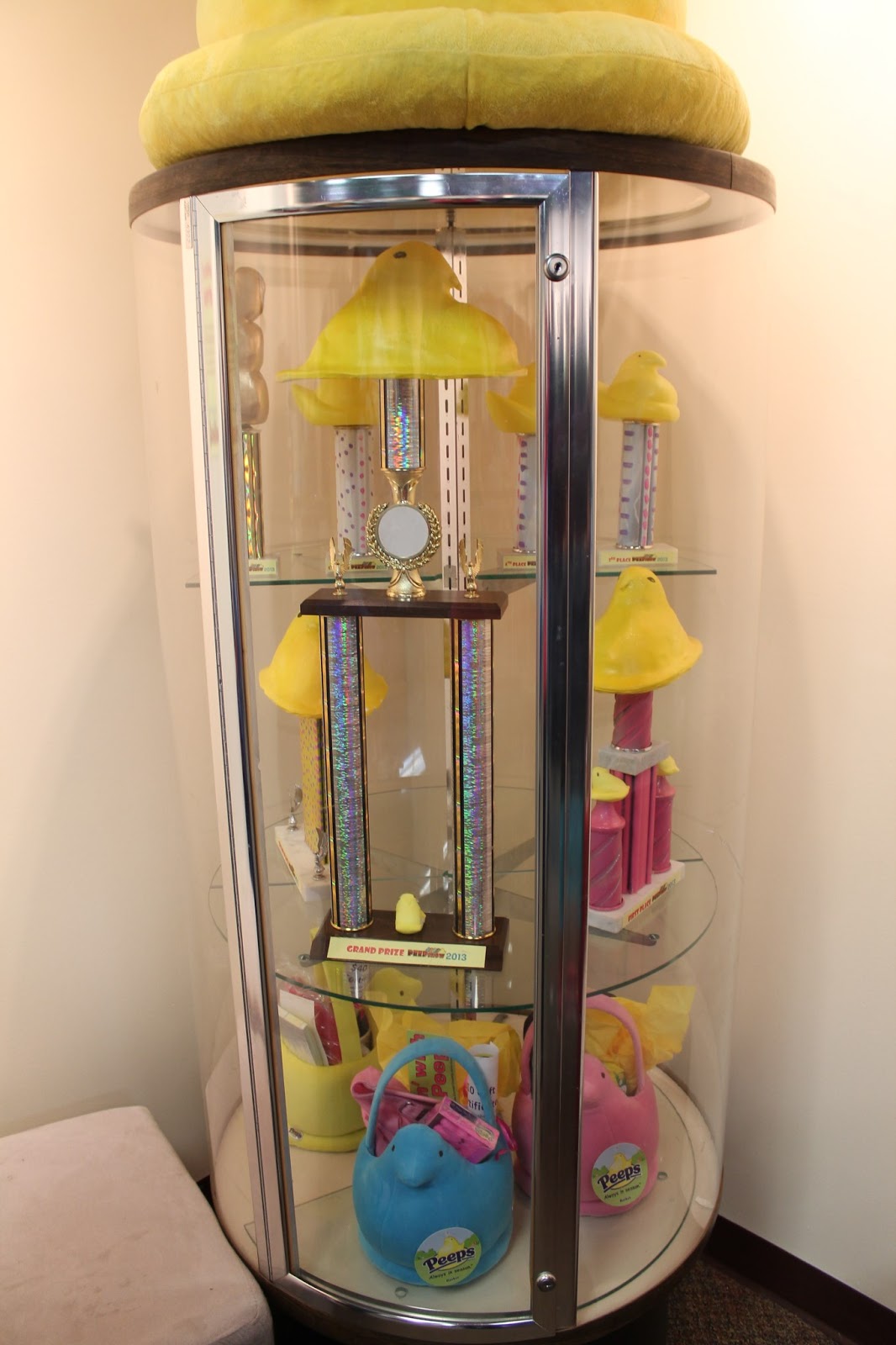 Elizabeth & Co.: The Peep Show 2013