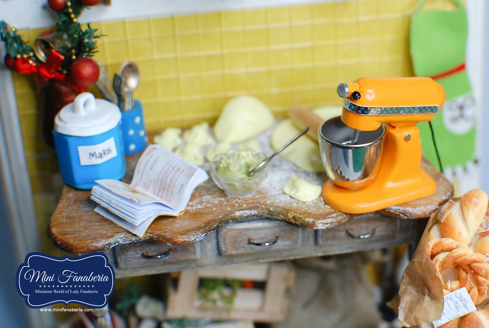 MiniFanaberia: W kolorze mandarynki/ Tangerine stand mixer