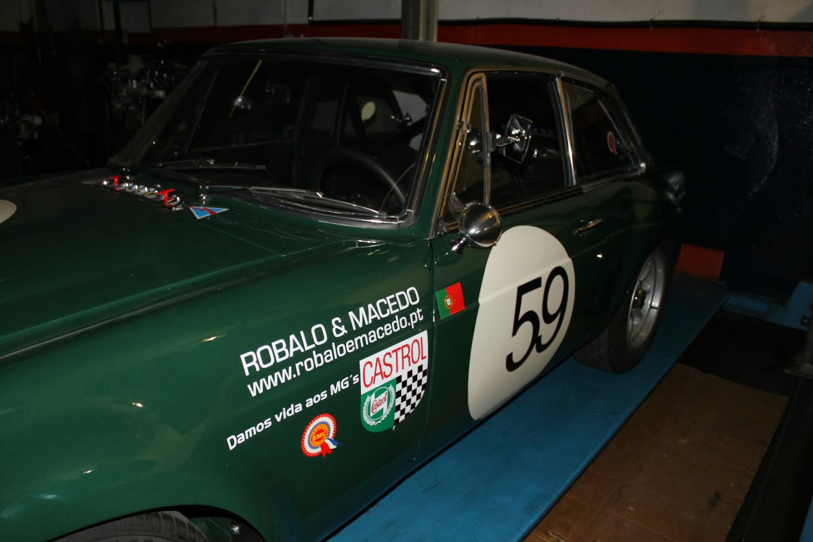 Historic Rally & Classic Race Cars: MGC GT - O último works da MG.