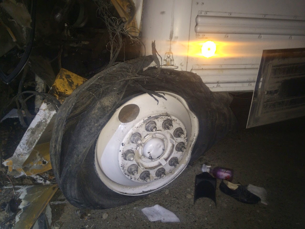 ¿Qué pasa BC?: UNA LLANTA RECUBIERTA, CAUSA DEL FATAL ACCIDENTE EN EL 2000