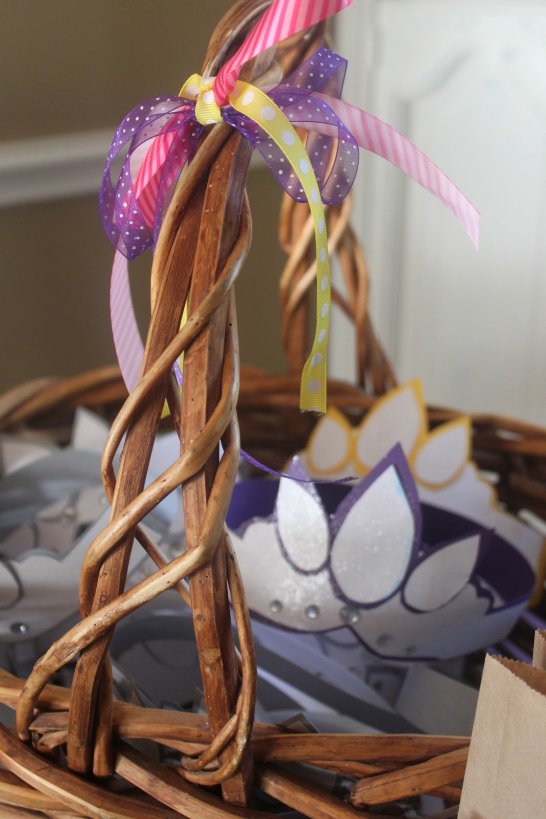 Crafty Texas Girls: Crafty How-To: "Tangled" Rapunzel Movie Party