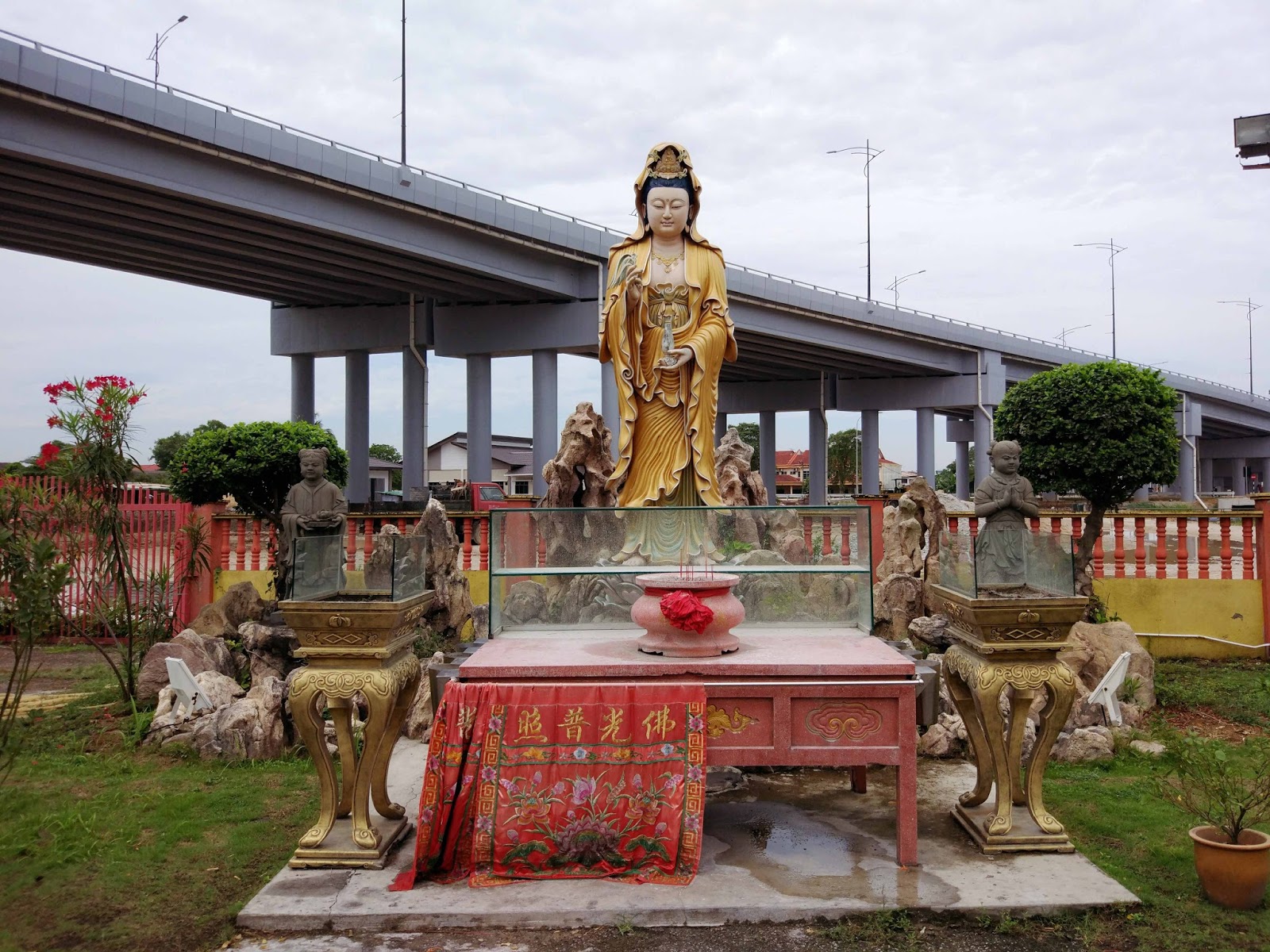 LeoTay: _- T -_ Snake Temple (天福宫)， Klang