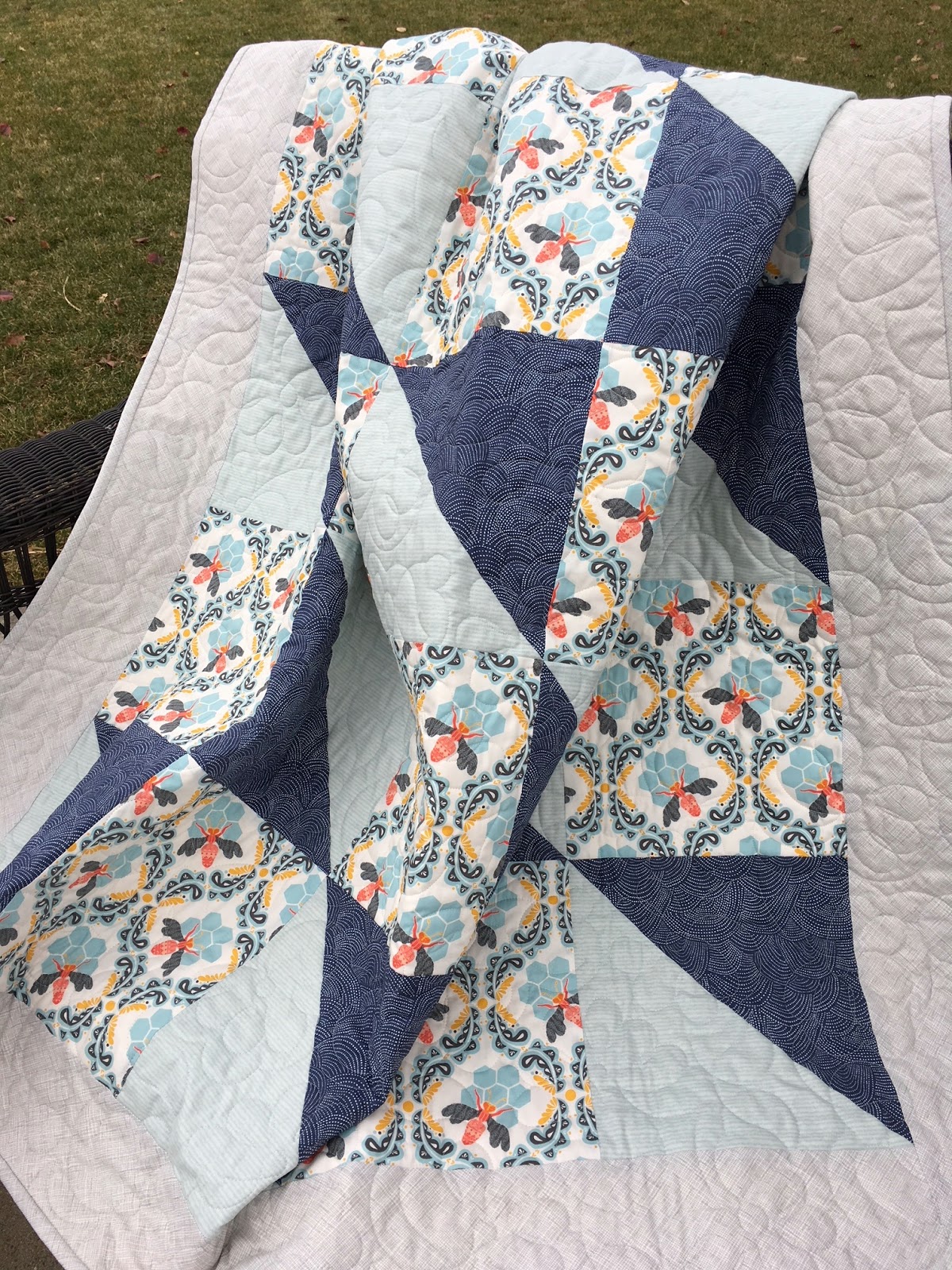 Just Another Hang Up: Adult Children's Christmas Quilts -- Part 1...