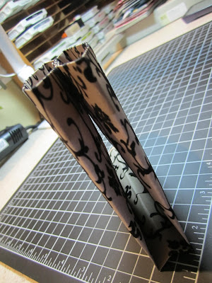 Goin' Over The Edge: Two-pocket pouch tutorial