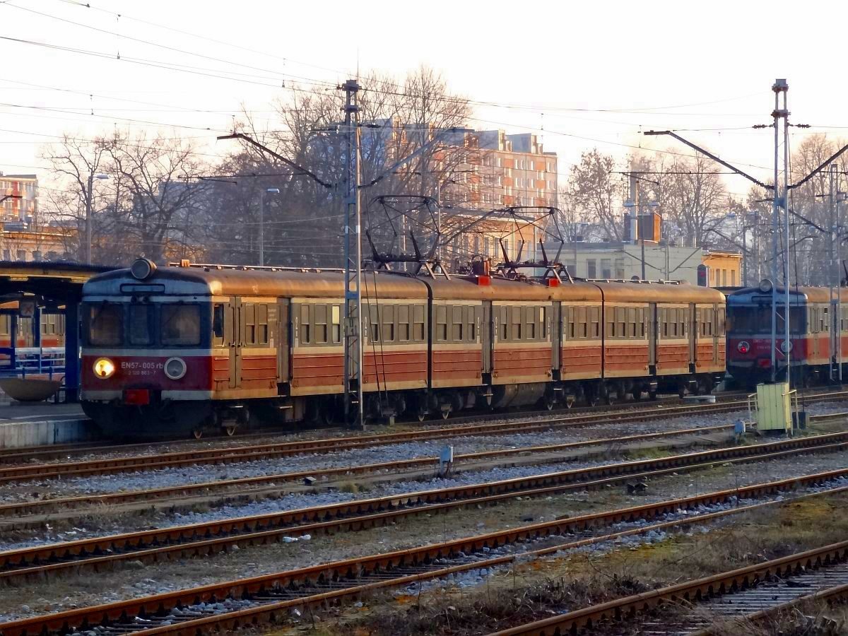 Świętokrzyski EN57-005. Najstarszy pojazd na polskich torach. Cześć II | Kolejowe Kielce