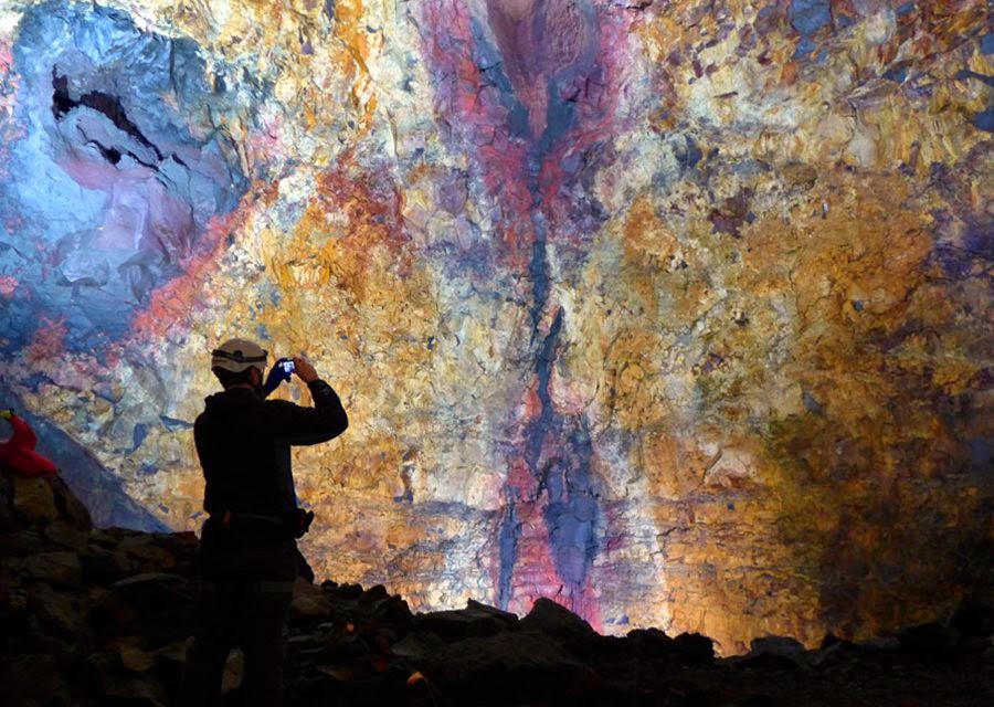Þríhnúkagígur - Inside the volcano