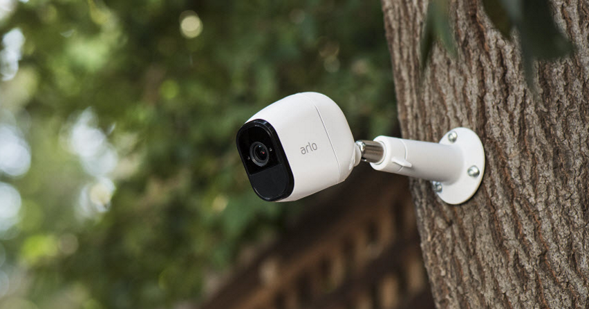 Arlo Pro - Wireless smart home security with audio and 130° viewing ...