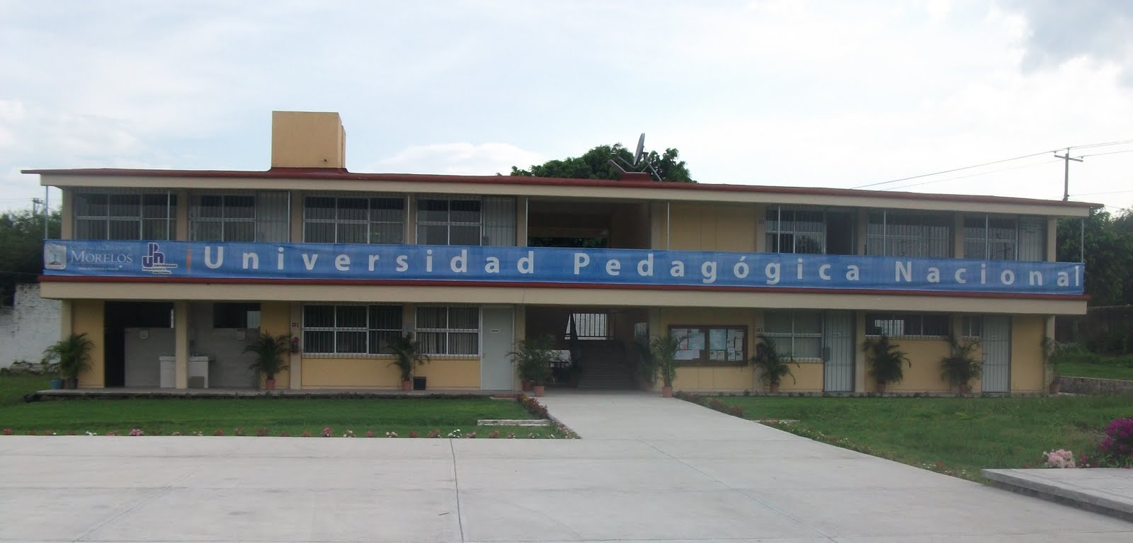 UNIVERSIDAD PEDAGOGICA NACIONAL AYALA