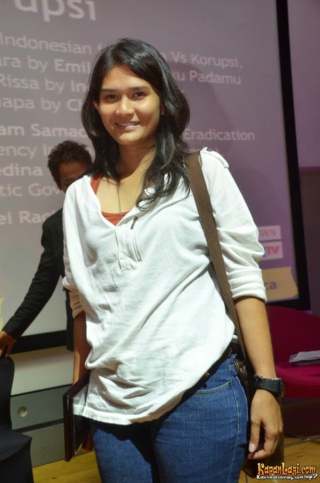 Medina Kamil Profil - RUMAH FOTO ARTIS