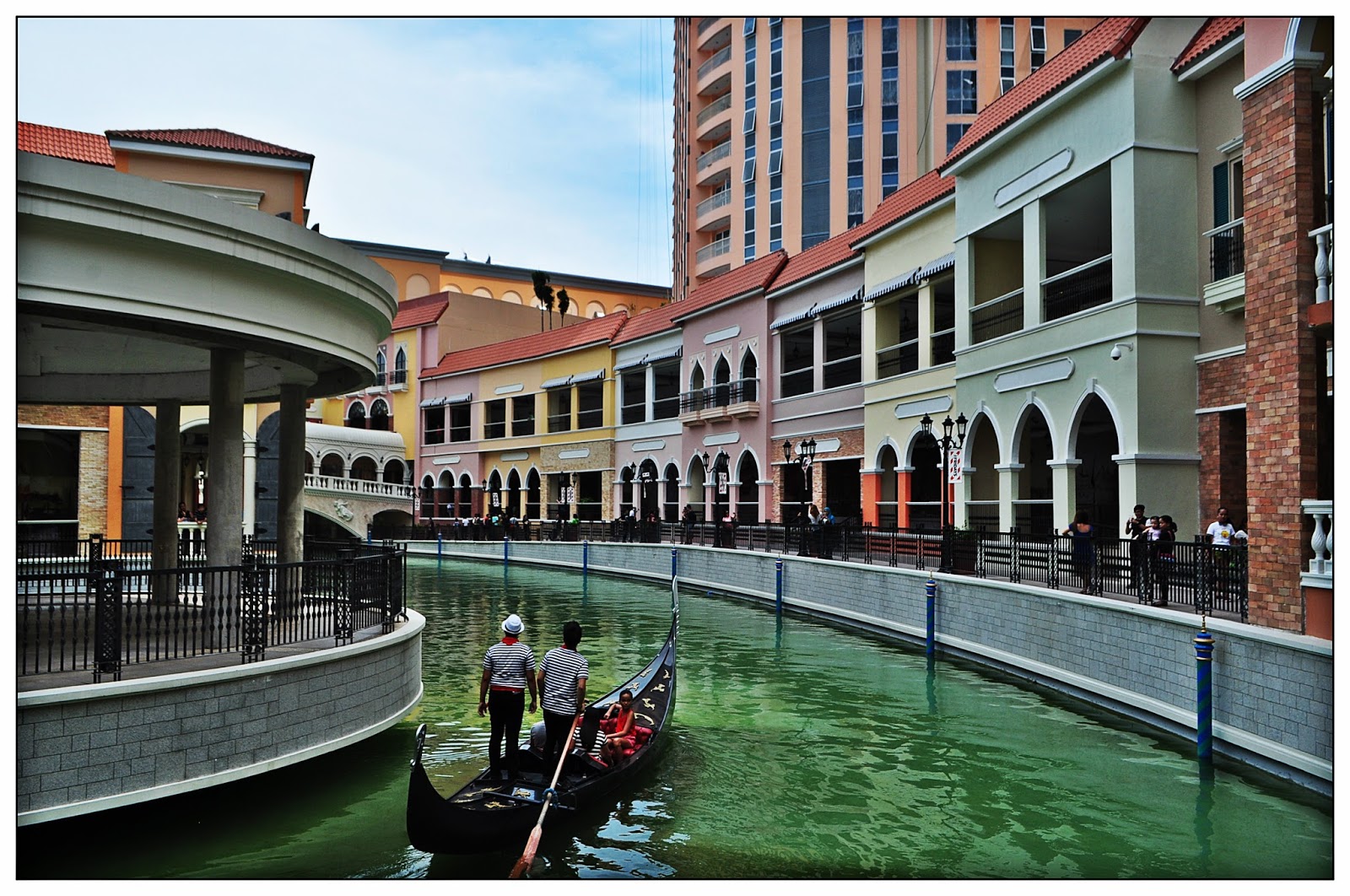 Andrew Feliciano: Venice Grand Canal Mall, McKinley Hills, BGC Taguig