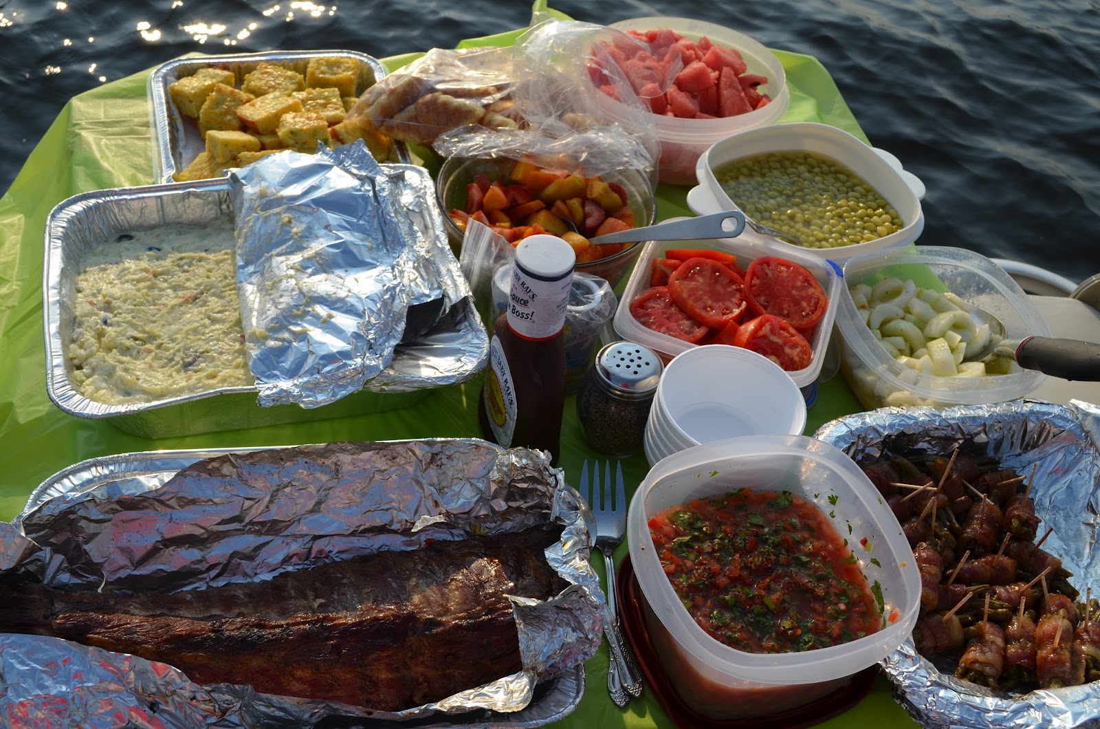 RonnieChristian.com: Meal on the River in a Pontoon Boat