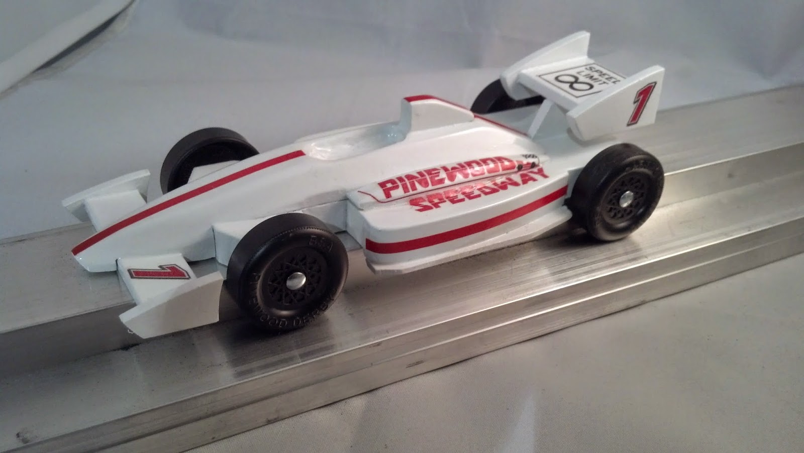 THE SMELLING NOSE DOG: Pinewood Derby at the Pinewood Speedway