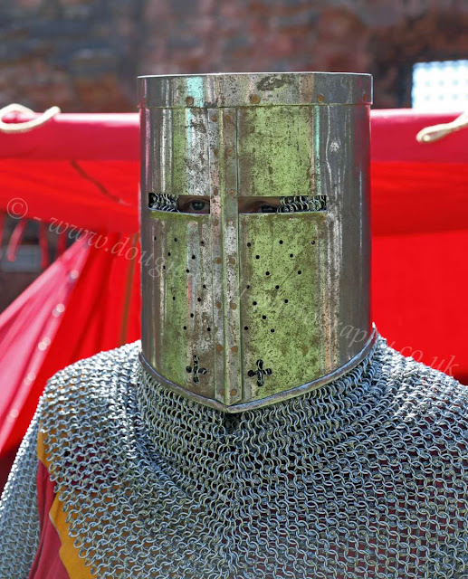 Dougie Coull Photography: Bothwell Castle - Battle Re-Enactment