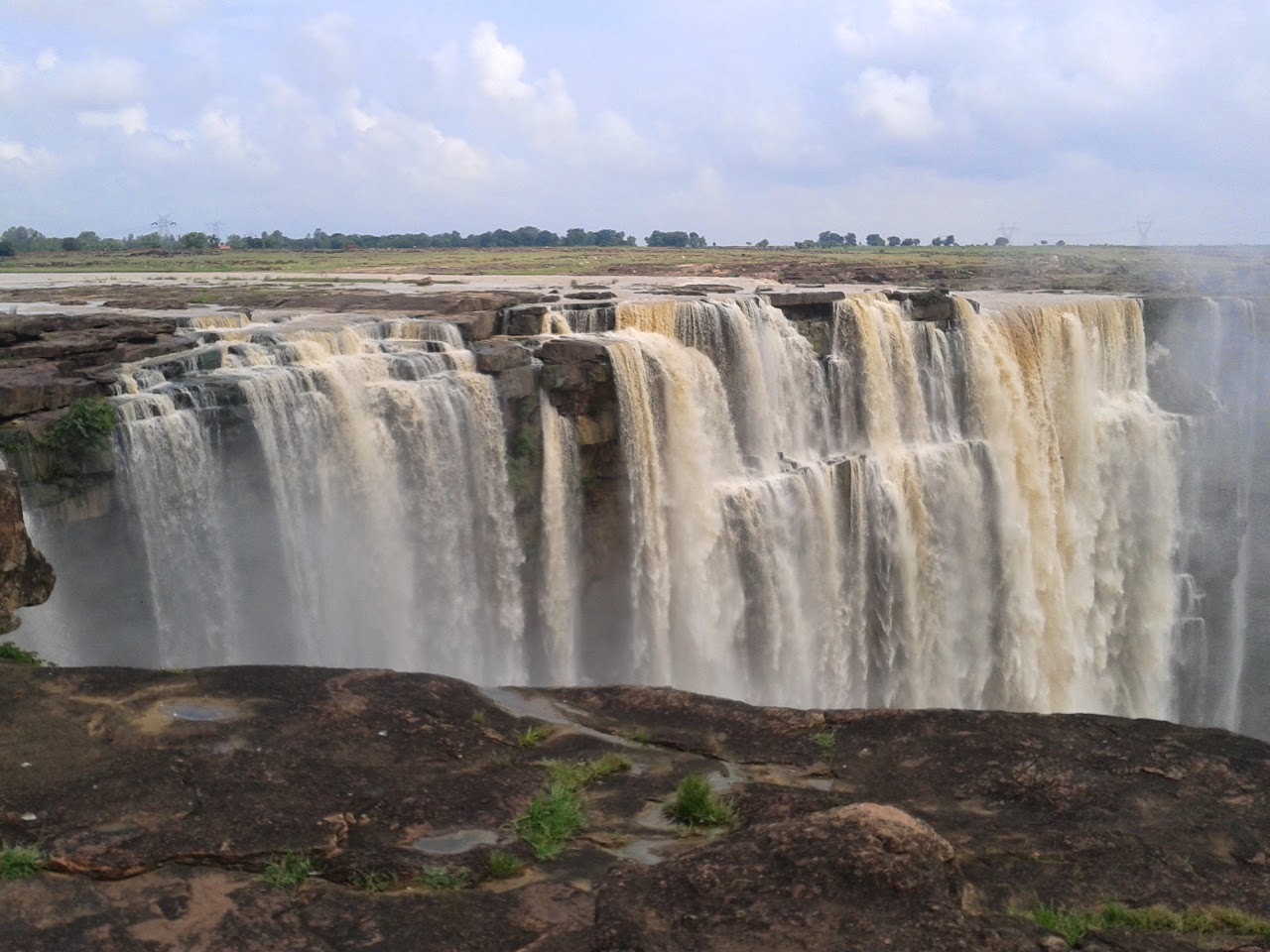 Tourism: BAHUTI WATERFALL IN MP-REWA