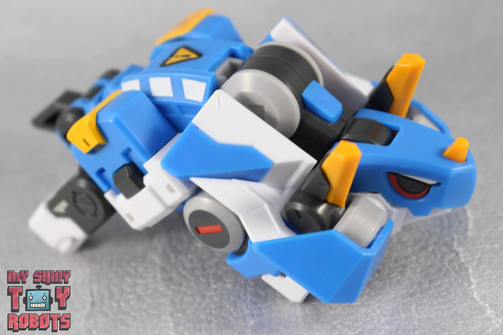 My Shiny Toy Robots: Toybox REVIEW: Beast Box BB-05 Delta