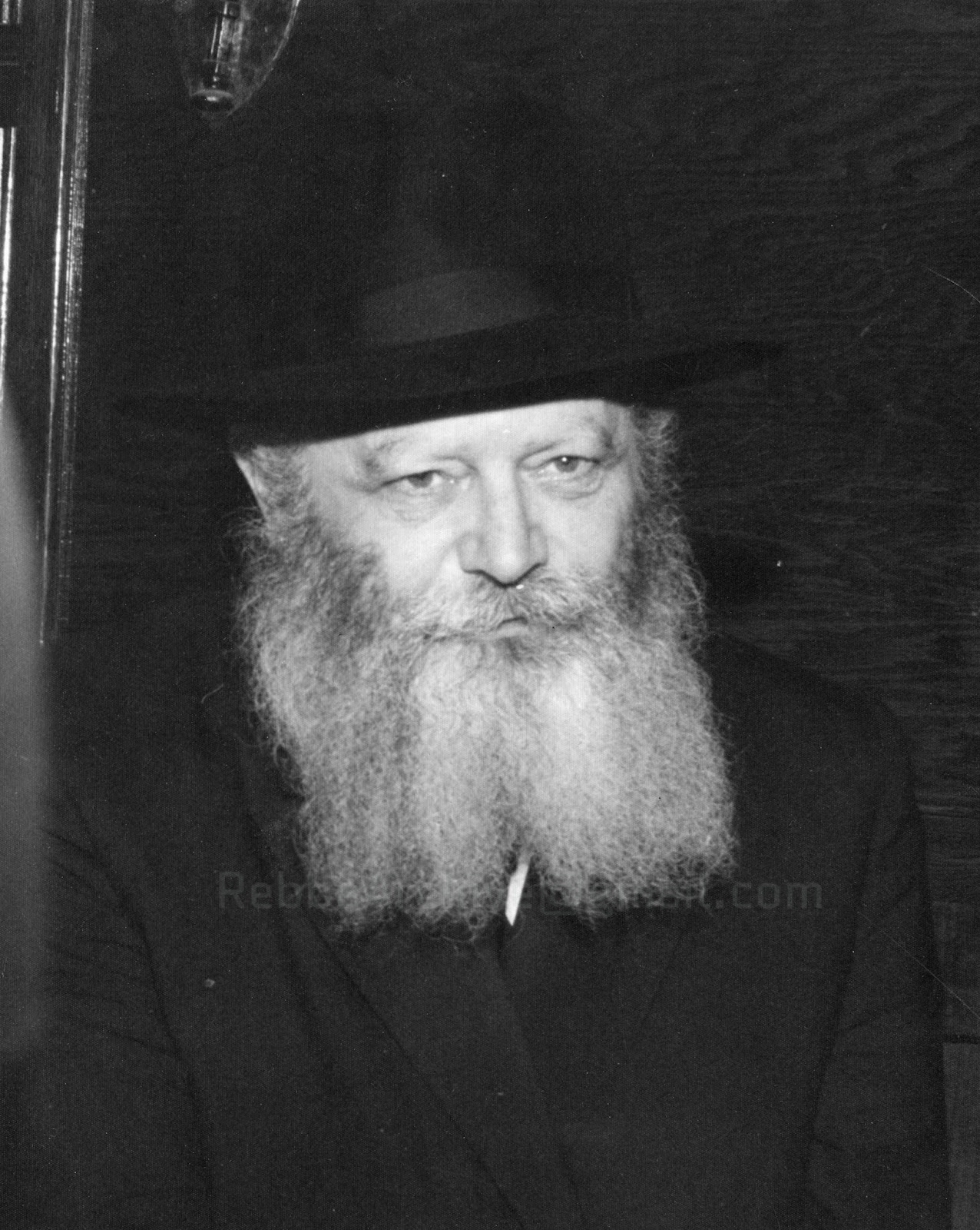 The Rebbe: “Pilgrimage to Eastern Parkway” NY Times Article about “770”