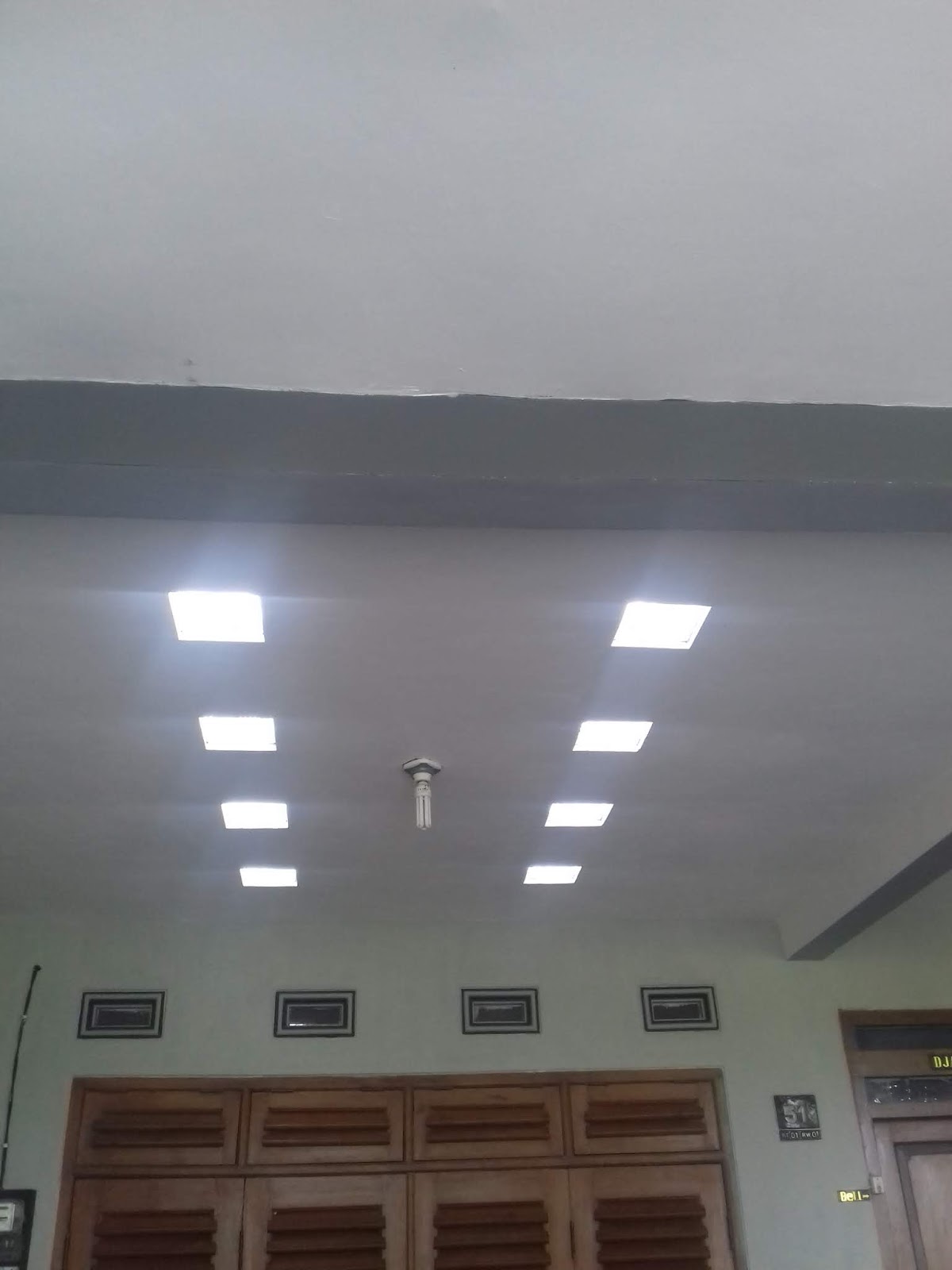 Glassblock Sebagai Sumber Cahaya Atap Beton | Rumah Ringkes