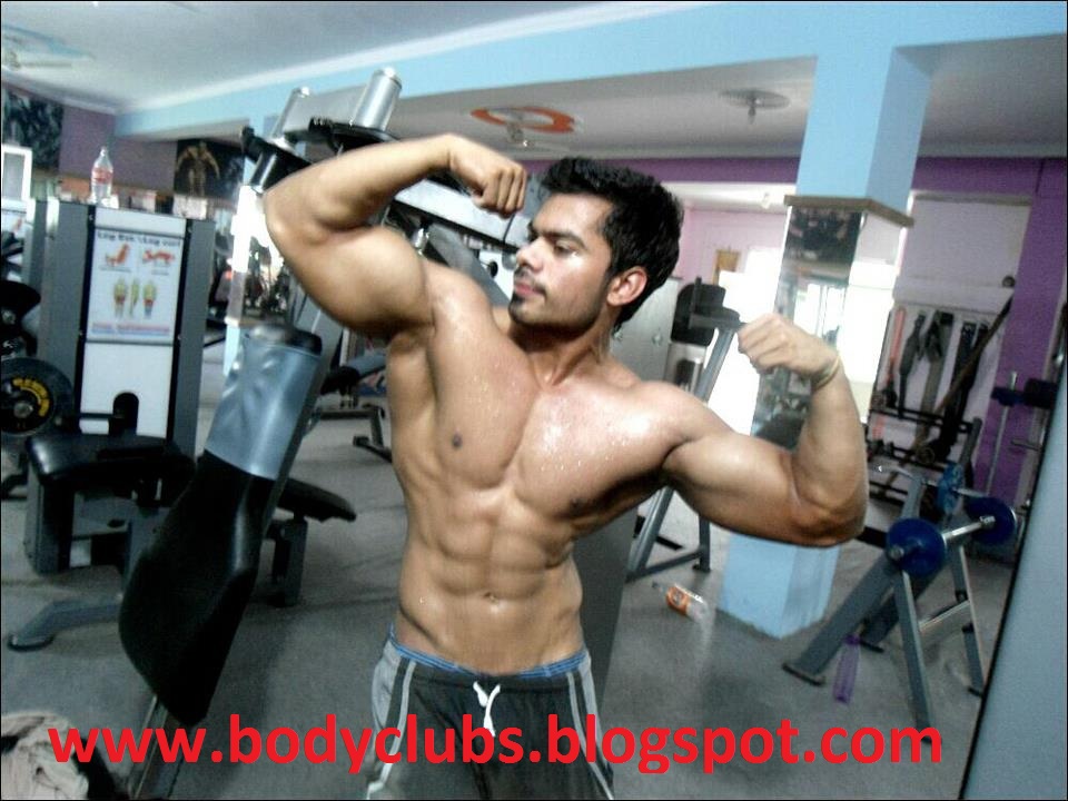 INDIAN PUNJABI BODY BUILDER
