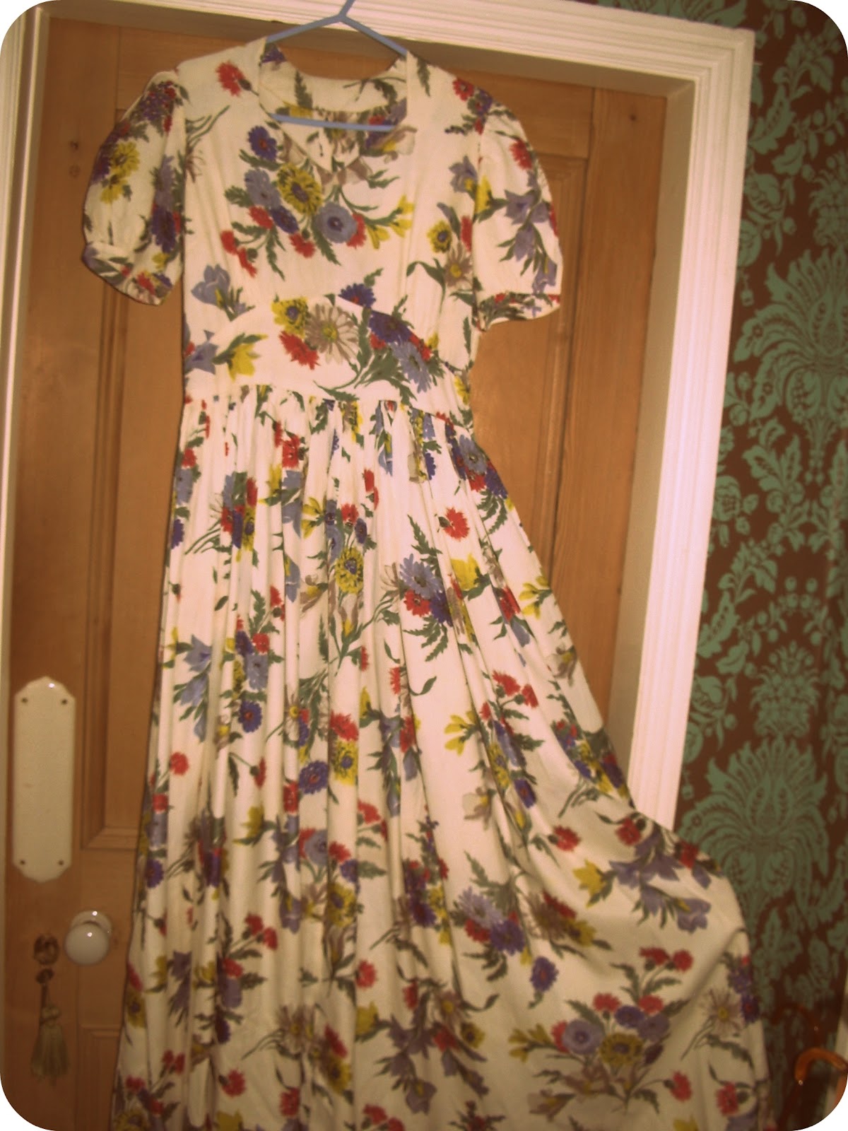 Vintage Vixen: Frock Autumn, Look At My Car Boot Buys!