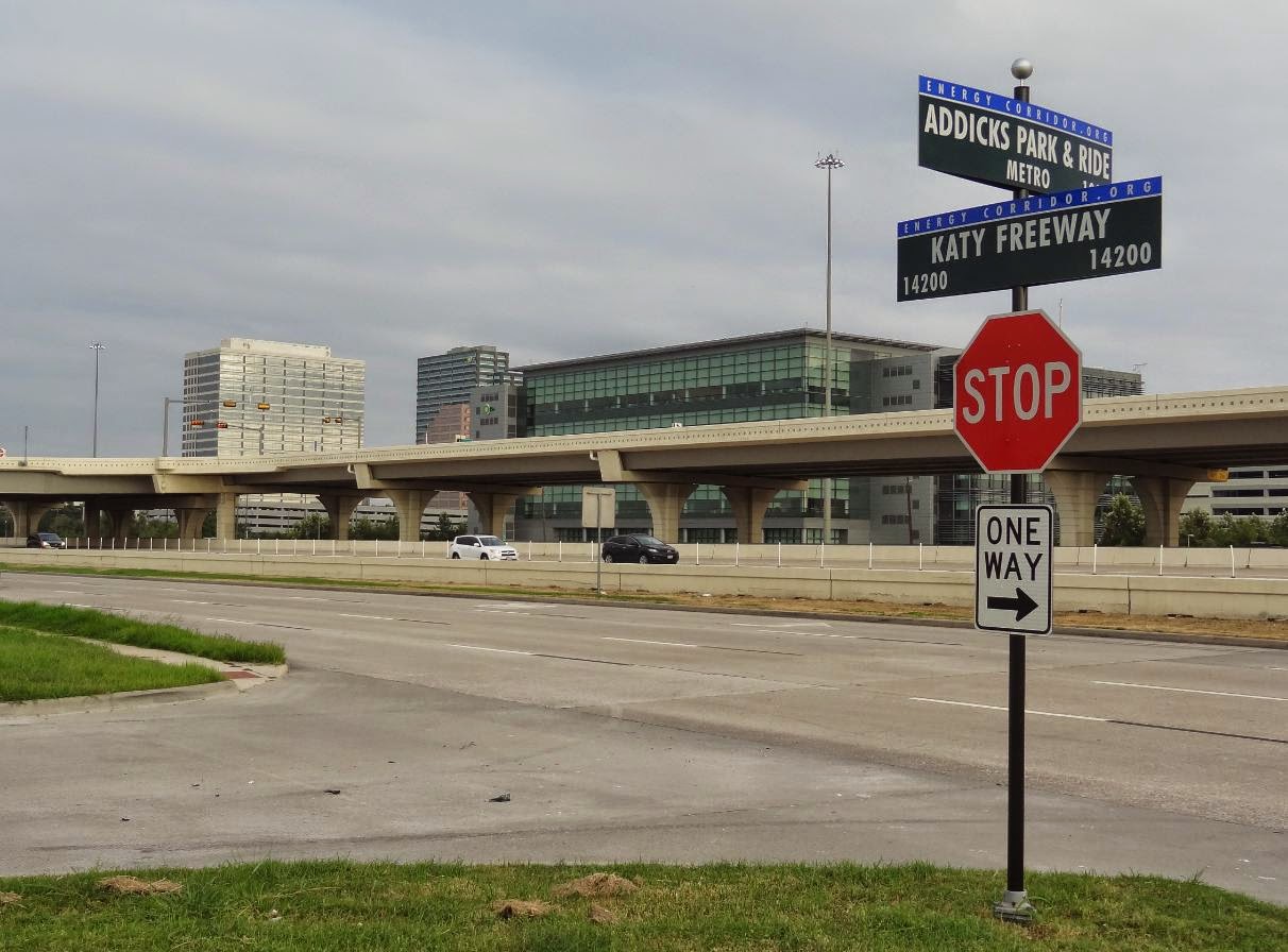 H-Town-West Photo Blog: Helios Plaza (BP Facility)