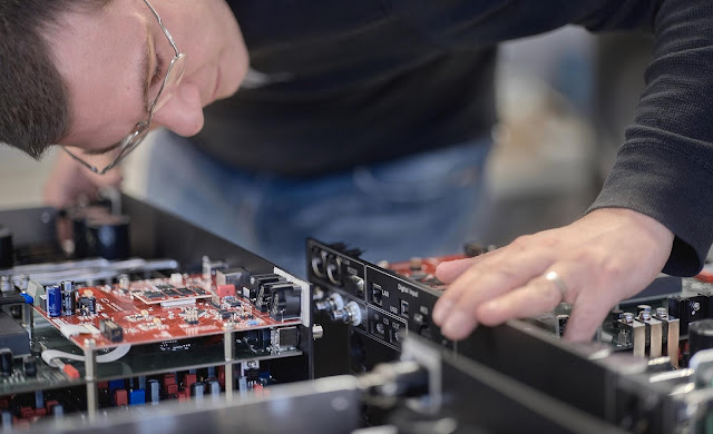 Soulution 760 D/A-Converter in production – M & S | Ultimate High-Fidelity