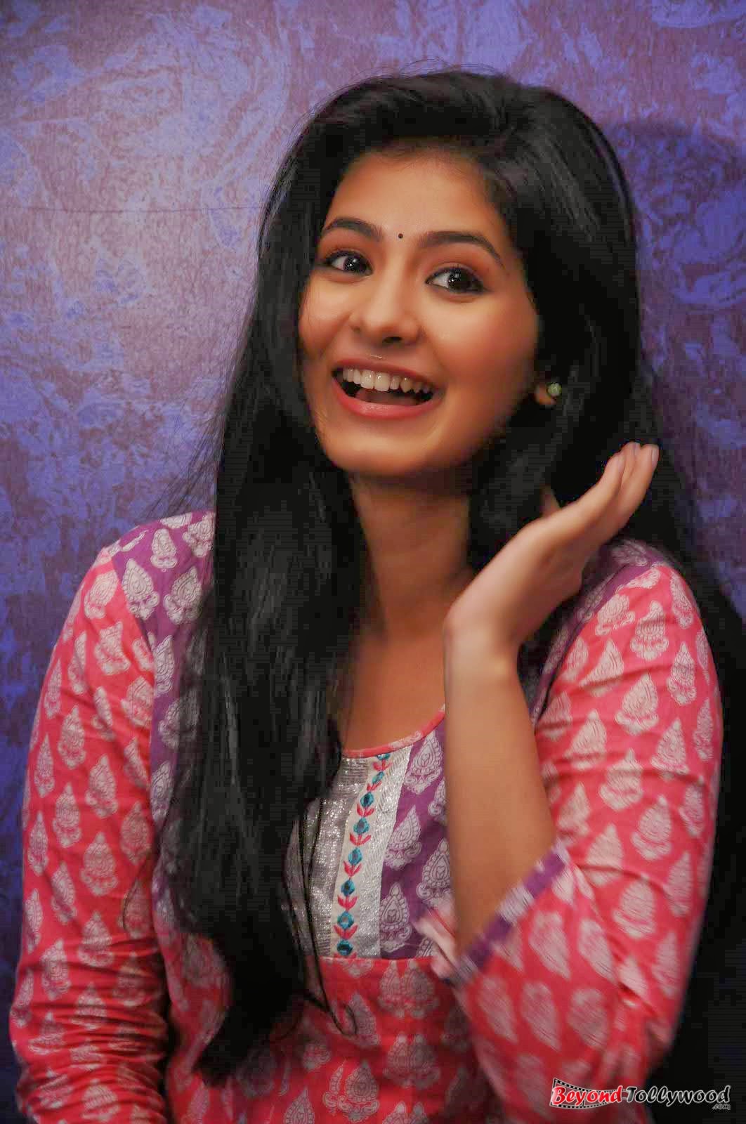 TollywoodStills: Reshmi Menon Photo Stills