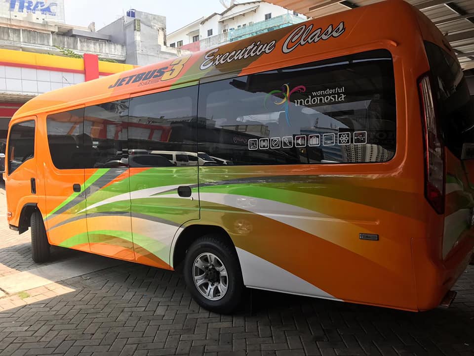 ISUZU ELF MICROBUS ADIPUTRO