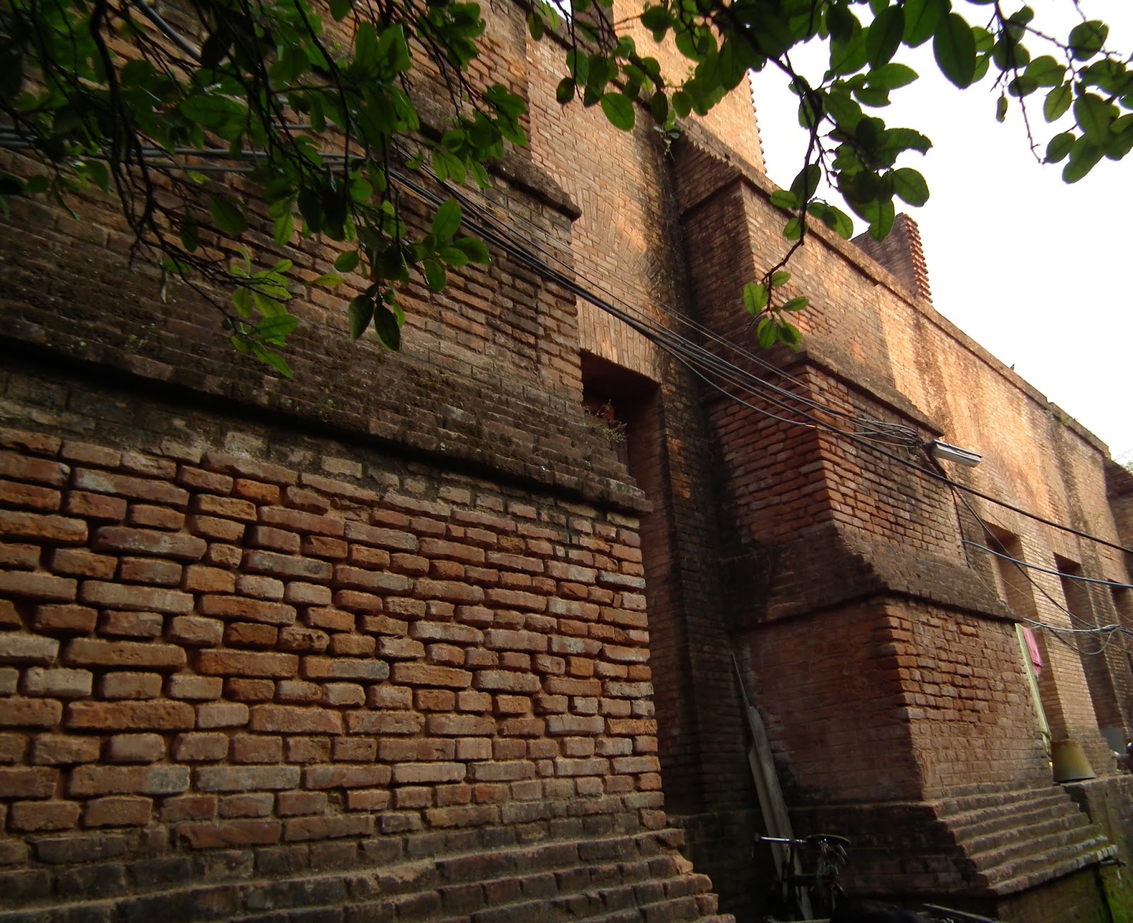Astounding Bengal: CLIVE HOUSE (BAROKOTHI)