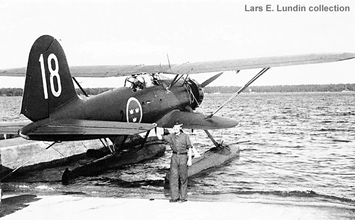 Airplanes in the skies + FAF history: Heinkel He 114