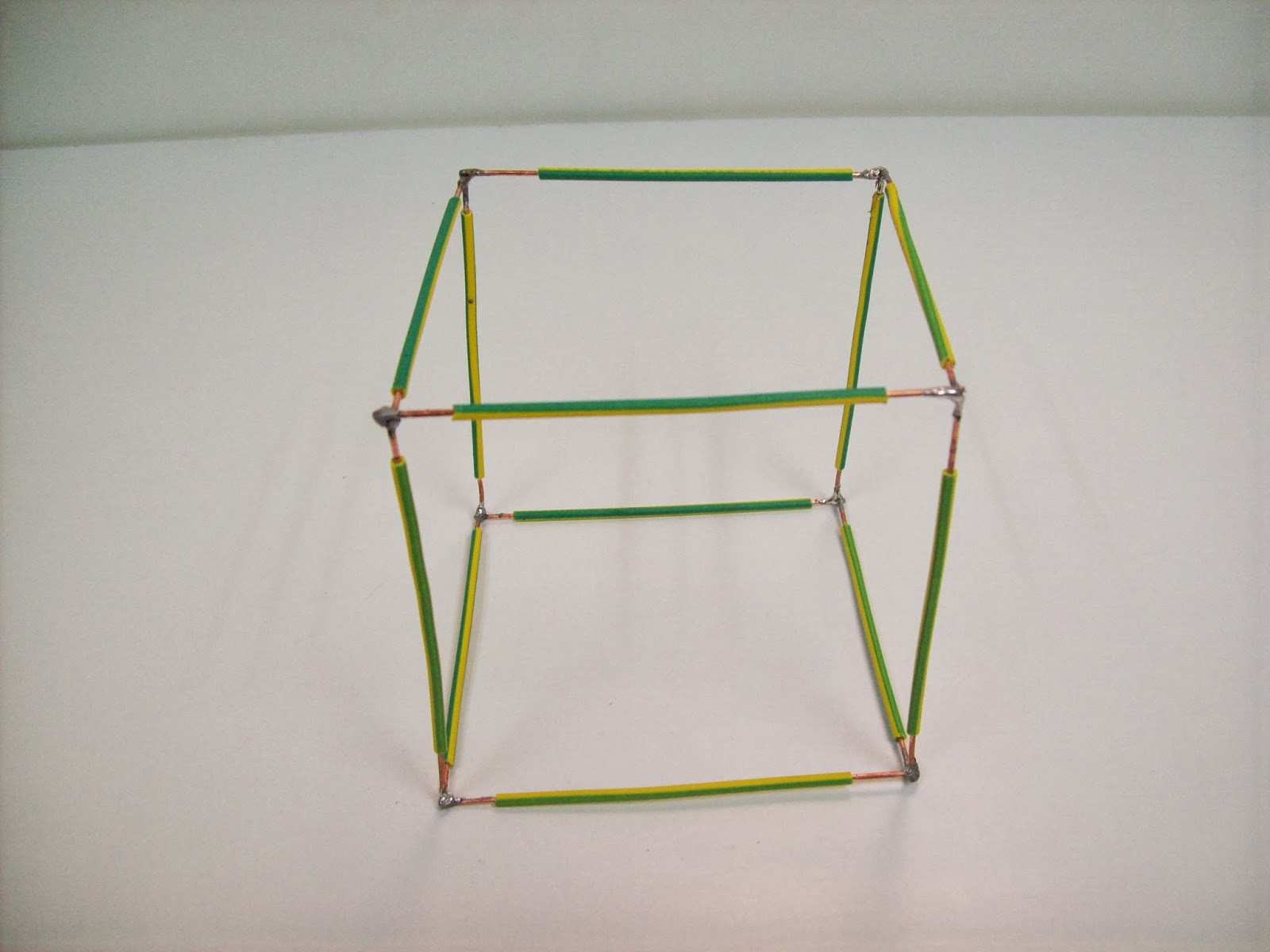 FORMACIÓN PROFESIONAL BÁSICA. Electricidad-Electrónica: CUBO