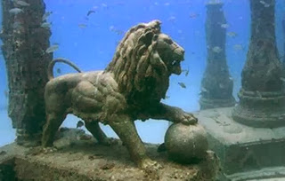 Heracleion the ancient city that sank due to earthquakes and floods