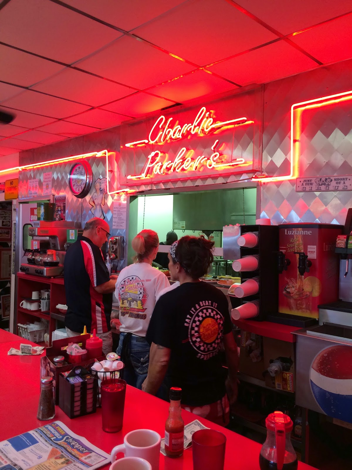 Travels of a Commoner: A commoner reviews Charlie Parker’s Diner ...