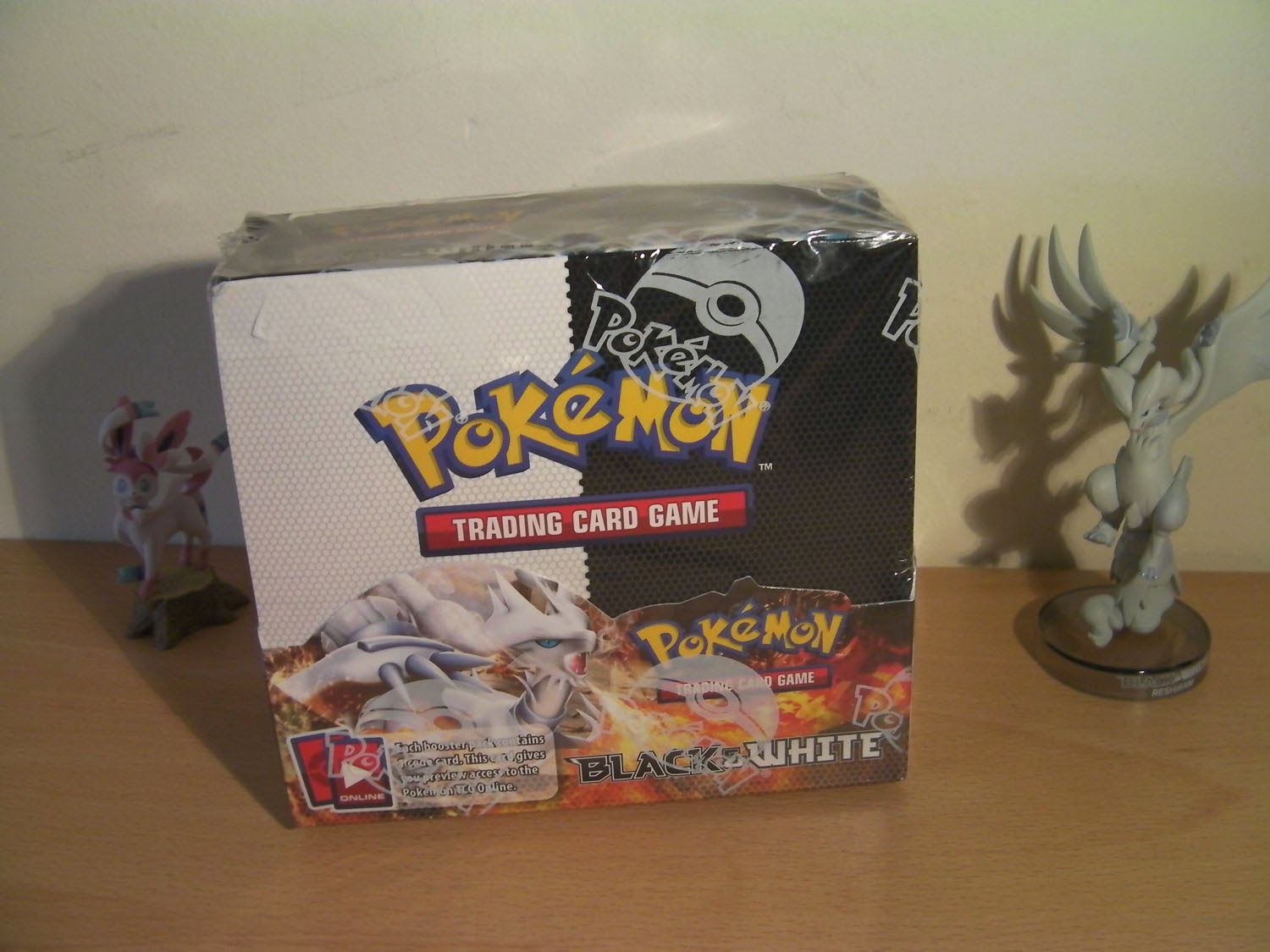 The Amateur Collector: Black & White Booster Box